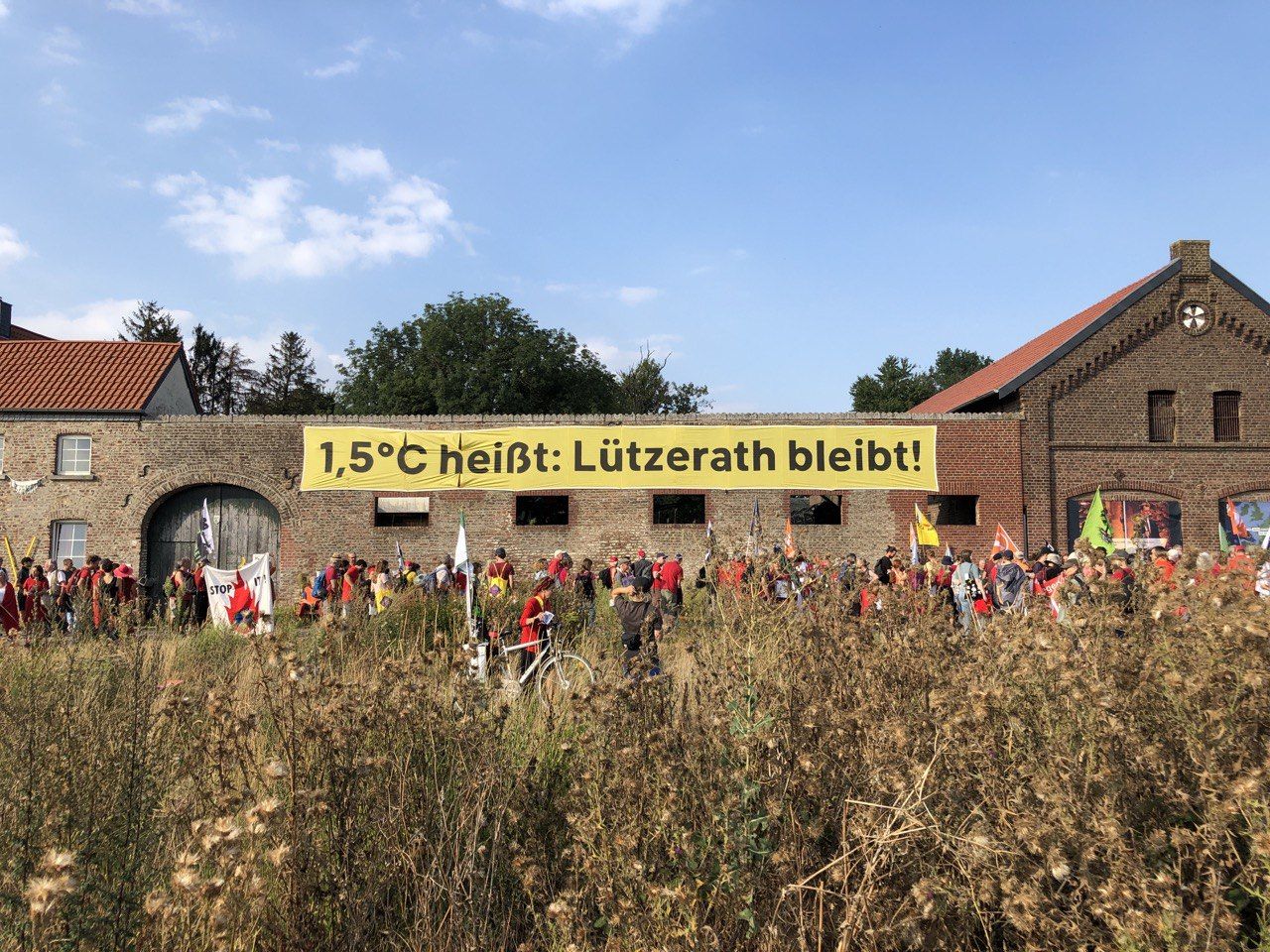 Die 1 5 Grad Grenze Verl uft Vor L tzerath Verteidigen Wir Sie die-1-5-grad-grenze-verl-uft-vor-l-tzerath-verteidigen-wir-sie